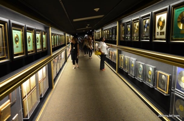 Visiting Elvis Presley's Graceland in Memphis, Tennessee